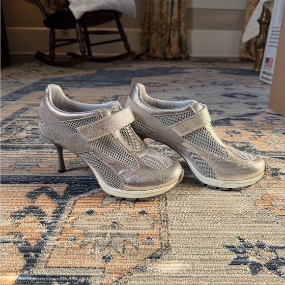 sneex | Shoes | Sneex Limited Edition Silver Heel | Poshmark